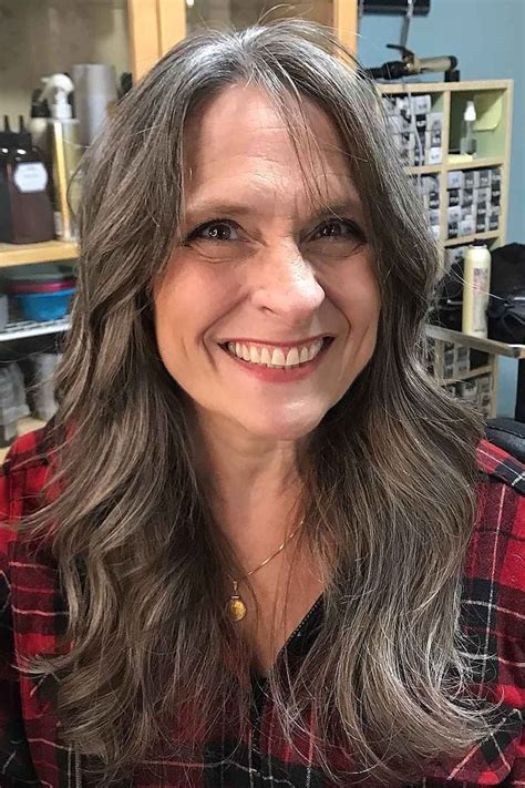 20 Most Flattering Long Hairstyles For Women Over 60 With Thick Hair