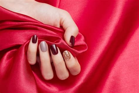 Premium Photo Closeup Shot Of A Females Hand With Beautiful Nail