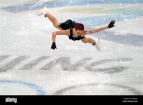 Alexandra Trusova Du Comité Olympique Russe Pendant Le Patinage Féminin