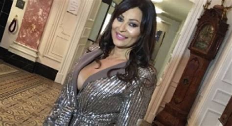 Ceca Prvi Put Otpevala Pesmu Sa Novog Albuma Cigani Bacili Sve U Trans Video