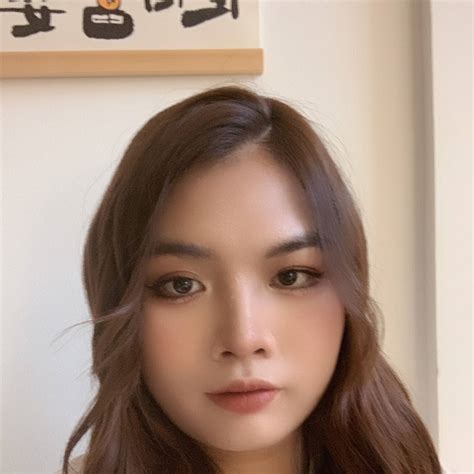 爱的痕迹是伤痛 苏娩沈飞沈奇 我被拆穿是假少爷后，家族要求妻子兼祧两房，为真少爷传宗接代。 她不愿意，约我一块殉情，想以死相逼家族让步。玫瑰孩子阿飞