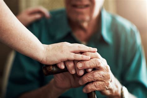 הגורם האבהי מחקר חושף קשר מפתיע בין אבות עם אלצהיימר להתפתחות המחלה ישראל היום