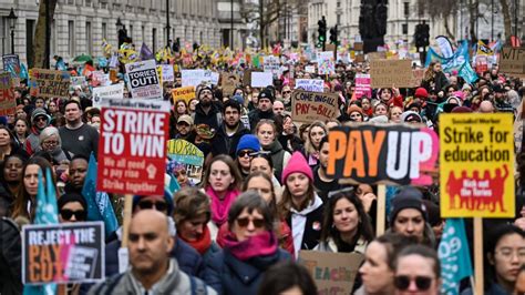 Starmer Faces Public Sector Strikes Unless Wages Rise After Election