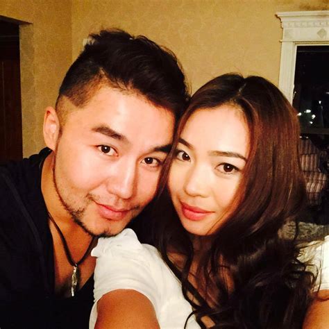 Жүжигчин Амгаагийн ээлжит хайрын эзэн хэн бэ