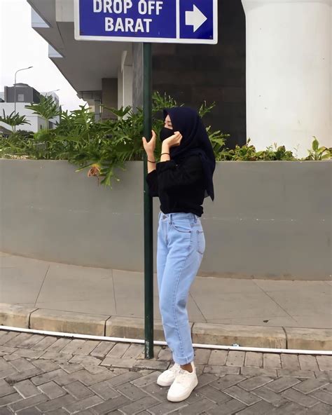 Pin Oleh Mpiii Di Fotografi Hitam Putih Pakaian Olahraga Wanita Gaya Hijab Pakaian Kasual Remaja