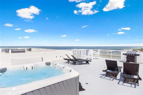 From 67 Destin West Heron Ph04 Penthouse With Private Rooftop