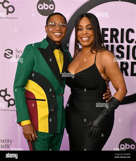 Jessica Betts And Niecy Nash Attend The 2022 American Music Awards At Microsoft Theater On