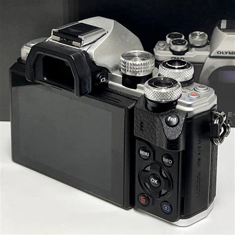 【蒐機王3c館】olympus Em10 Mark Ii Em10 2代 公司貨 快門數 2777次 95新 銀黑色【歡迎舊3c折抵