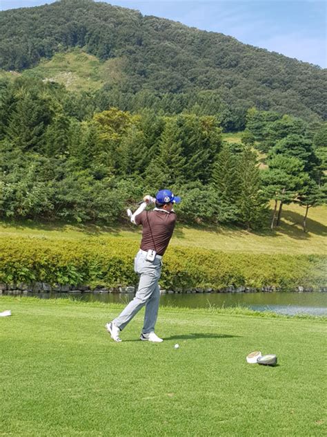 골프장 콧대 꺾였다…수요급감에 세금까지[라이프and골프] Mk빌리어드