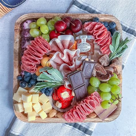 Ogunquit Maine Guide Beachfront Hotels Dining And Things To Do