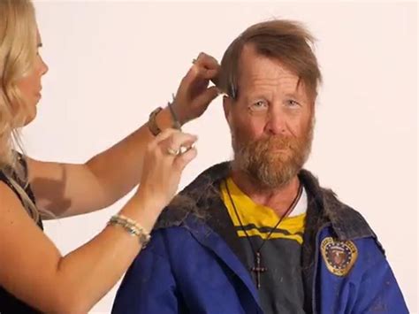 Une Association Relooke Les Sdf Pour Leur Rendre Leur Dignité