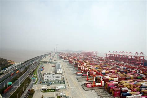 经济大省调研行｜无人之境 有序奔流——上海洋山深水港四期自动化码头掠影 新华网