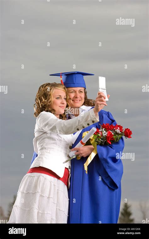 Eltern Fotografieren Abschlussfeier Fotos Und Bildmaterial In Hoher Auflösung Alamy