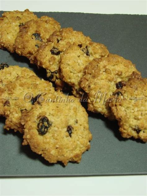 O Cantinho Da Marta Bolachinhas De Nozes And Arandos Passo A Passo Bolachas Nozes Receitas