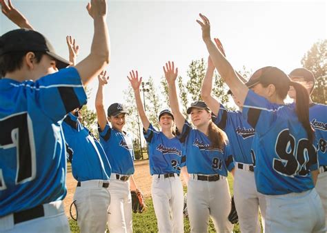 Stay In The Game With The Help Of The Uhs Sports Medicine Team