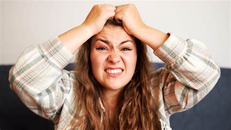 6 Most Frequent Complaints Women Have About Their Husbands In Couples