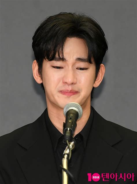 김수현 피해자 또 나왔다조승연 측 고 김새론과 과거 열애설에 확인 불가 Ten이슈 텐아시아