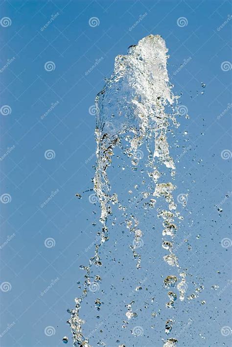 Aerosol De Agua Imagen De Archivo Imagen De Gotitas Colada 4774991