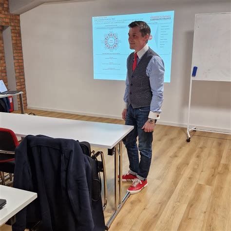 Ssbm Geneva Hosts Renowned Financial Expert For Guest Lecture On Financial Management Course