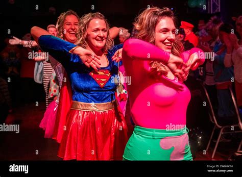 Die Prunksitzung Des Karnevalvereins Mr Sin Nit So Am Freitagabend 02 02 2024 In Der