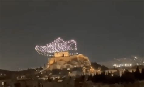 Σάλος με το Drones Show με φόντο την Ακρόπολη Εξηγήσεις από το Ζάππειο ζητούν Πιερρακάκης