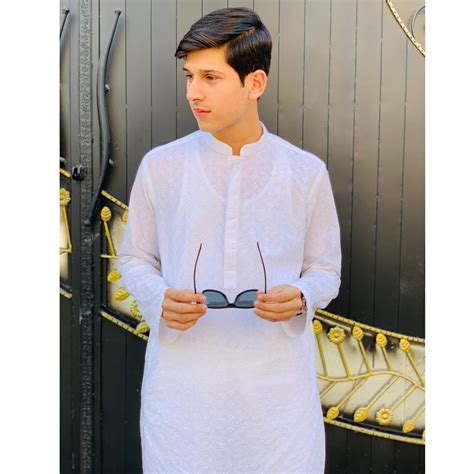 Syed Umer 𝙴𝙸𝙳 𝟸𝙺𝟐𝟑 Instagram