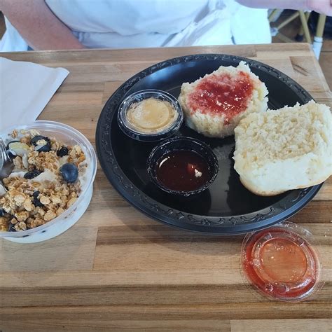 Beachin Biscuits Pismo Beach Restaurant Reviews Photos And Phone