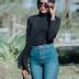 Photo Seksi Cewek Berjilbab Hitam Berkacamata Gaya Memakai Celana Jeans