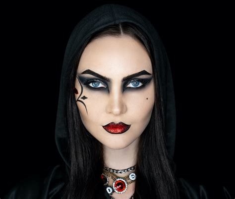 Goth Makeup For Halloween 9 Halloween Makeup Ideas That Are Glam