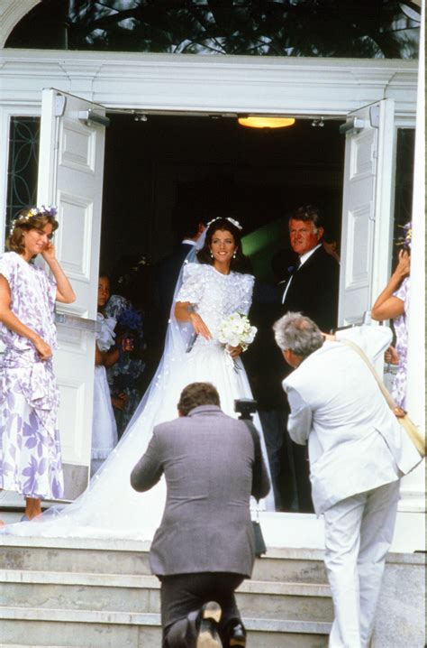 Carolyn Bessette Kennedy Wedding Gown 60 Photos