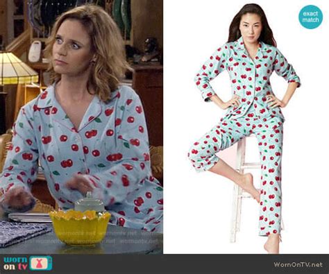 Wornontv Kimmys Cherry Print Pajamas On Fuller House Andrea Barber