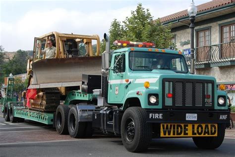 Usfs Dozer And Transporter Fire Trucks Us Forest Service Forest Service
