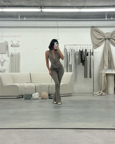 Cassandre Casidavis • Instagram Photos And Videos