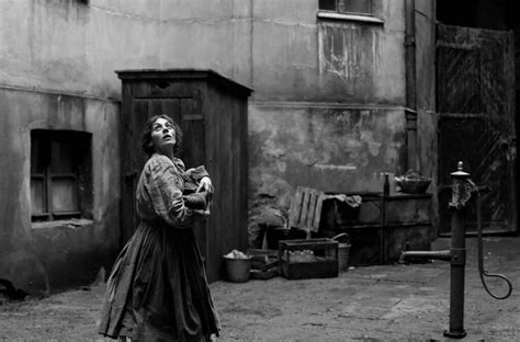 Cr Tica La Chica De La Aguja El Mundo Es Un Lugar Horrible