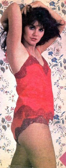 Linda Ronstadt Doing A Photoshoot In 1976 R Vgb