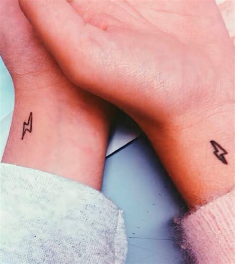 150 Tatuajes De Rayos ⚡ Significado Imágenes Y Diseños