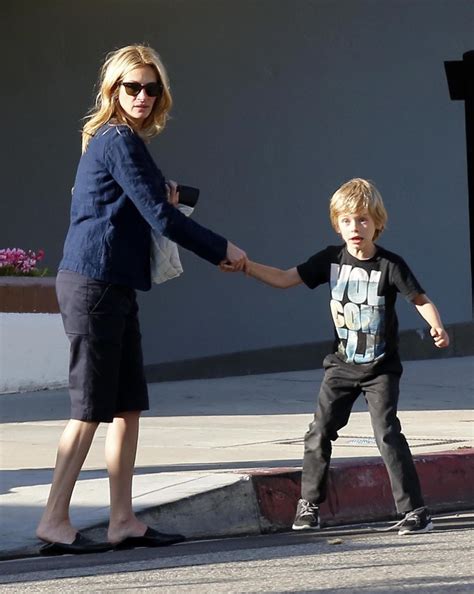 Julia Roberts Celebrates Son Henrys 18th Birthday With Rare Photo