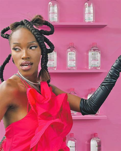 Modelcrush Meet Ponahalo Mojapelo The Sa Model Whose Extensive Jawline Is Setting New Beauty