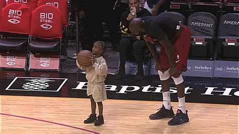 Dewayne Dedmon Warming Up With His Son Youtube