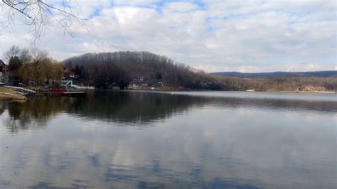 Lacul Surduc Pe Terra