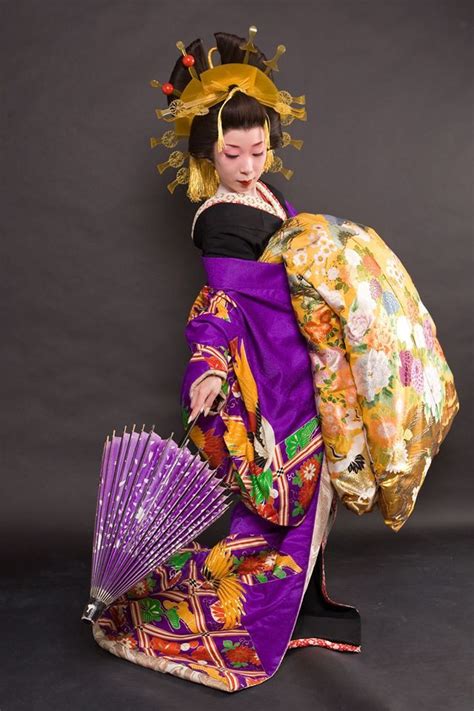 A Woman Dressed As An Oiran Japanese Oiran Clothes Japanese Oiran