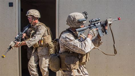 31 Marines Conduct Vertical Assault Training