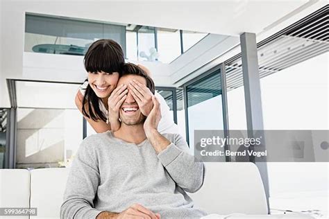 Couple Teasing Photos Et Images De Collection Getty Images