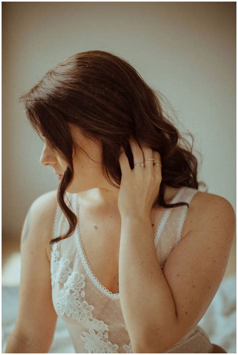 Milwaukee Fine Art Boudoir Photographer Bridal Boudoir Megan Yanz