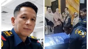 Tangis Istri Deden Maulana Lihat Jenazah Suami Sampai Terkulai Lemas Di Kursi And Ditenangkan