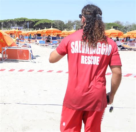 Malore In Spiaggia Tutte Le Ultime Notizie In Tempo Reale Su Malore In