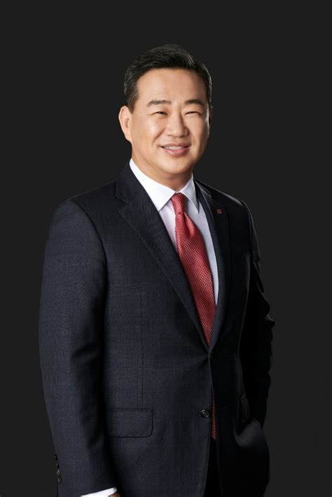 롯데쇼핑 ‘회복세김상현 부회장 더 나은 내일 준비