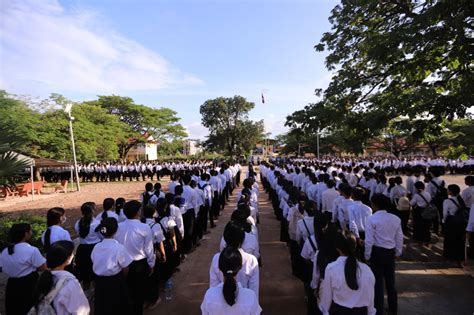 ថ្នាក់ដឹកនាំ មន្ត្រីរាជការ ព្រះសង្ឃ និង ប្រជាពលរដ្ឋ លោកគ្រូអ្នកគ្រូសិស្សនិស្សិត ស្រុកកំពង់ត្រាច