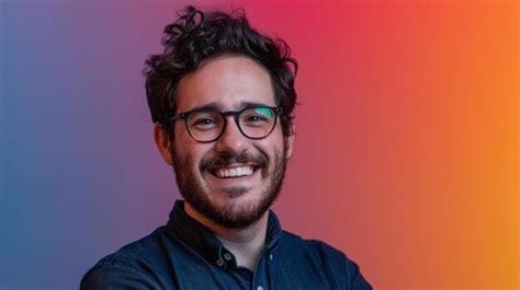 Headshot Of A Smiling Data Analyst Premium Ai Generated Image