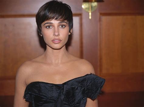 Quién Es Naomi Scott La Actriz Que Hace De Skye Riley En La Película